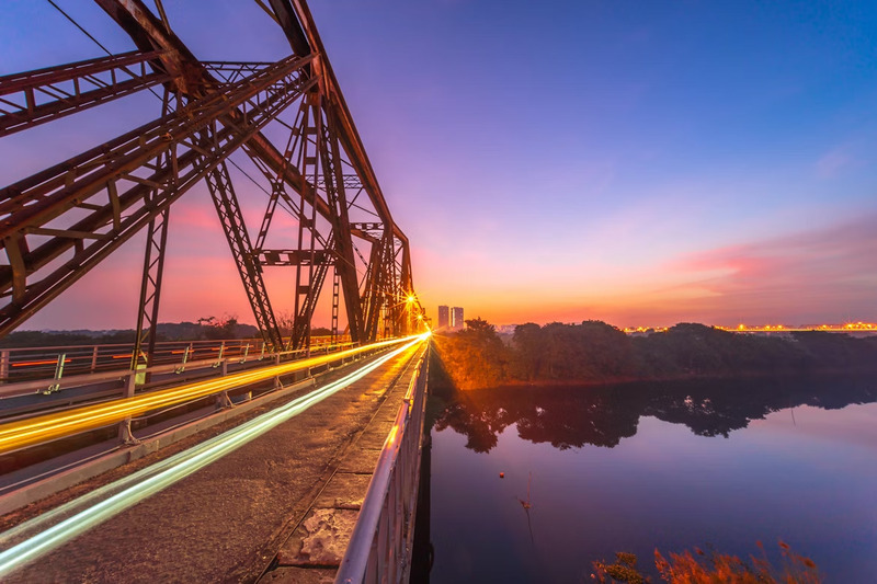 Long Bien Bridge: Exploring History and Architecture